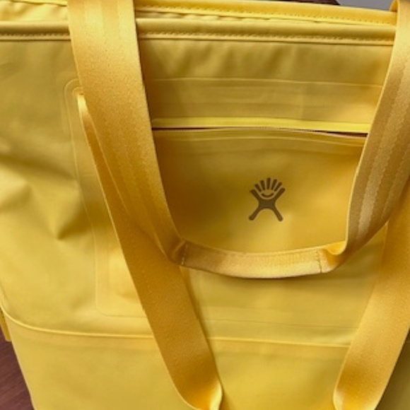 Hydro Flask | Bags | Hydro Flask Tote Reusable Cooler Lunch Travel Bag ...
